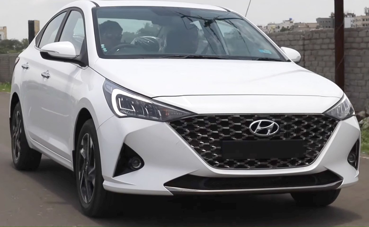 Hyundai Verna V (facelift 2020) 1.5 MPi (115 Hp)